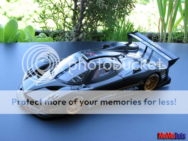 Pagani Zonda R (AUTOart Signature) | DiecastXchange Forum